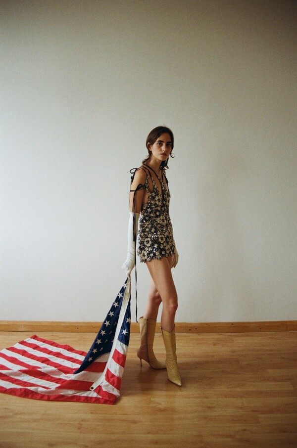 Parrot | International